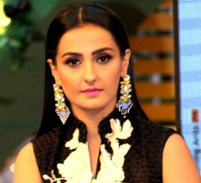 Inside Momal Sheikh's Life - Biography, Love Life, Income & More